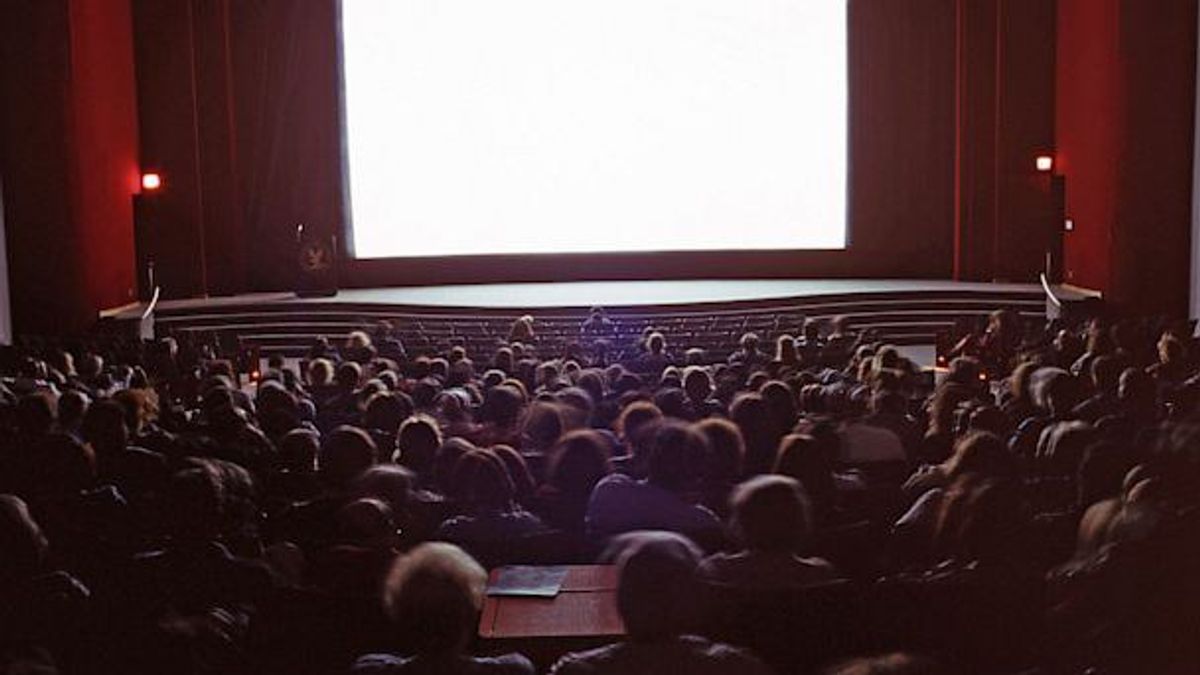 The Importance Of Film Clubs | The Odyssey Online