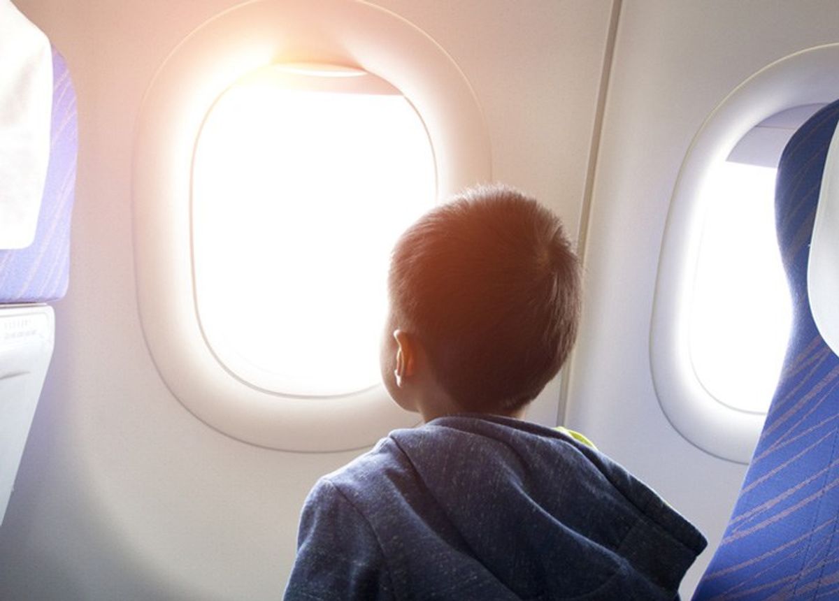 Airport Reflection: Airplane Window Size | The Odyssey Online