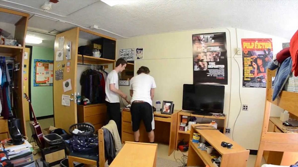 6 Personalities of Guy Roommates