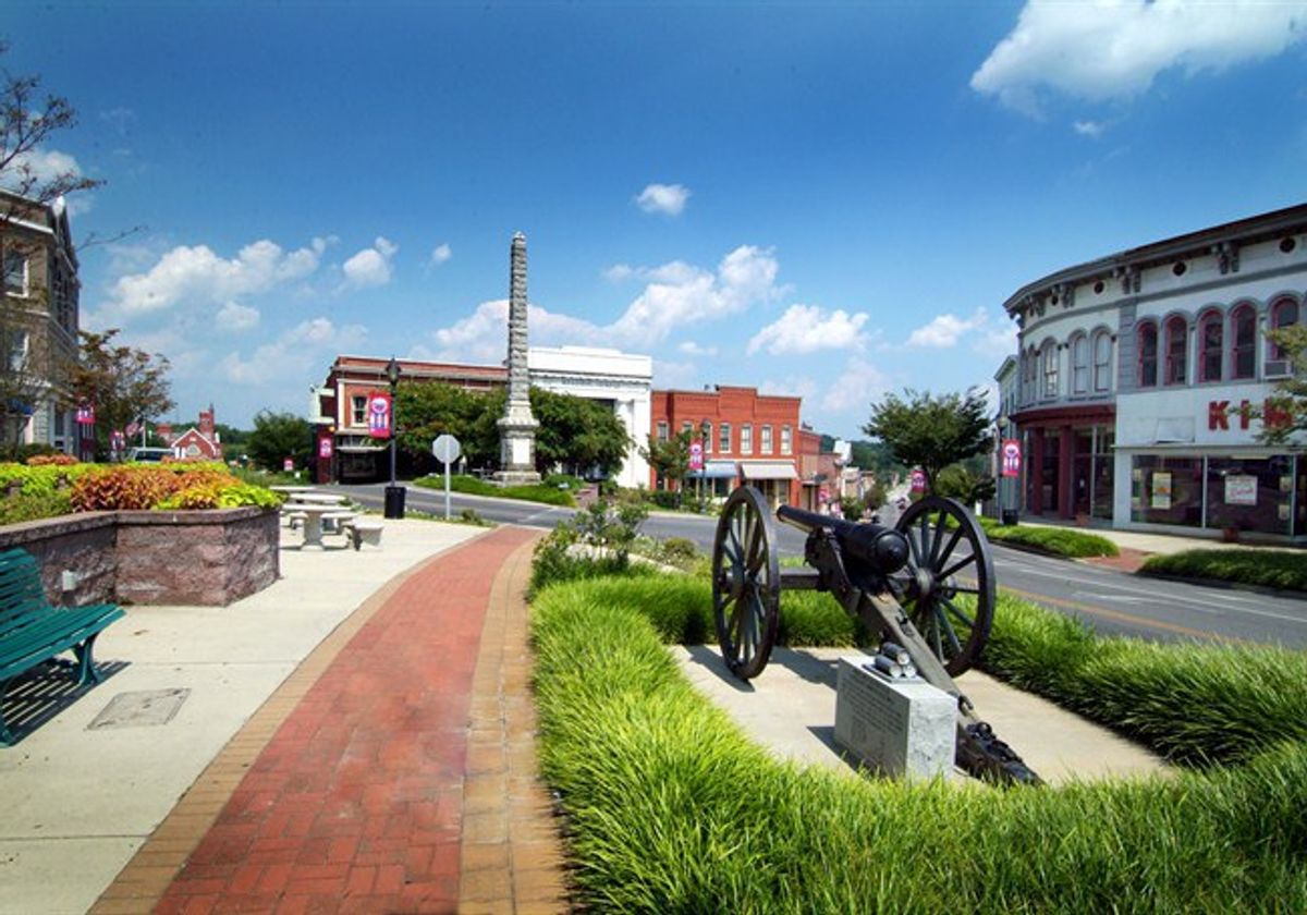 15 Reasons Why I Love Living In A Small Town | The Odyssey Online