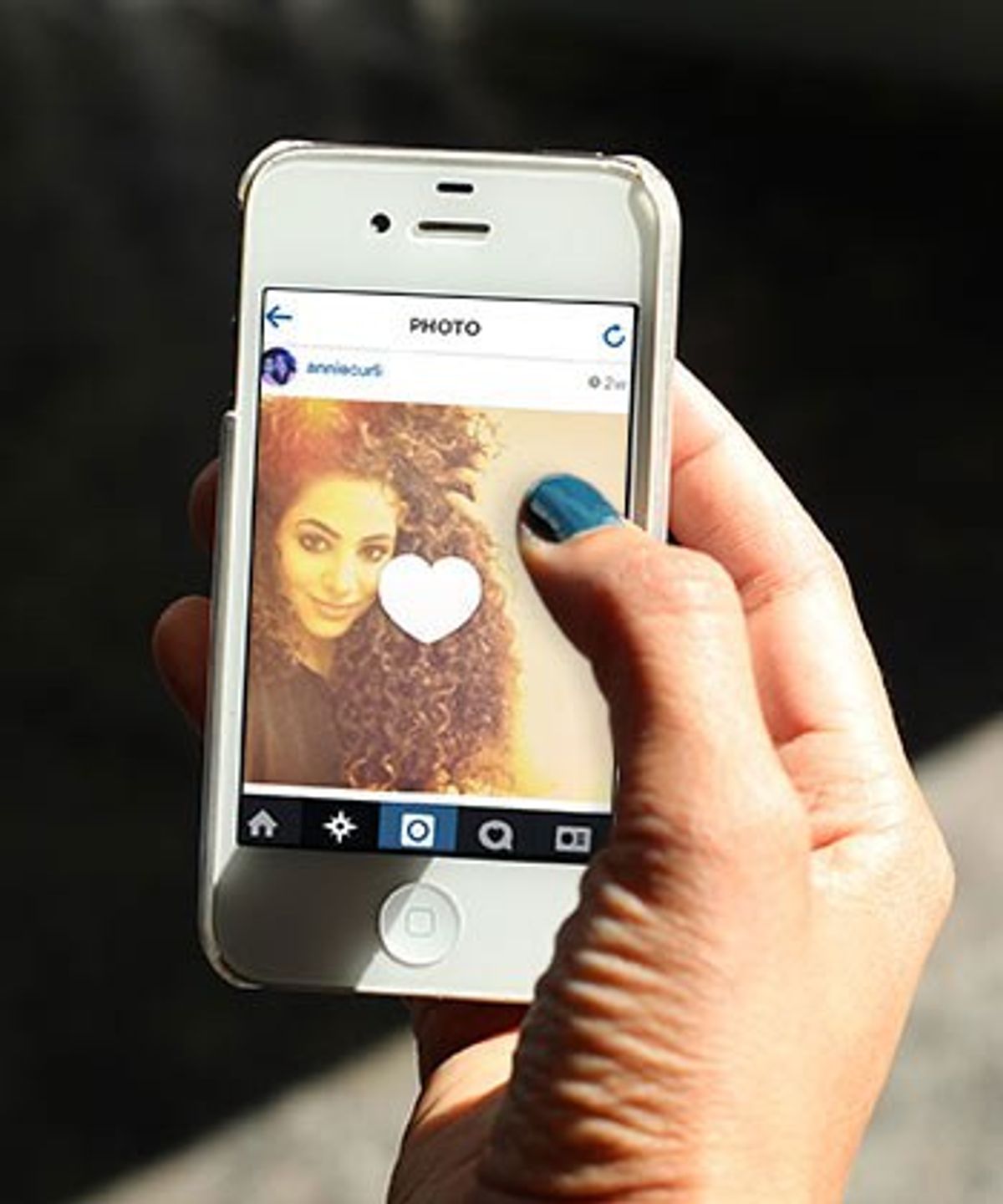 15 Thoughts You Have While Scrolling Through Instagram | The Odyssey Online