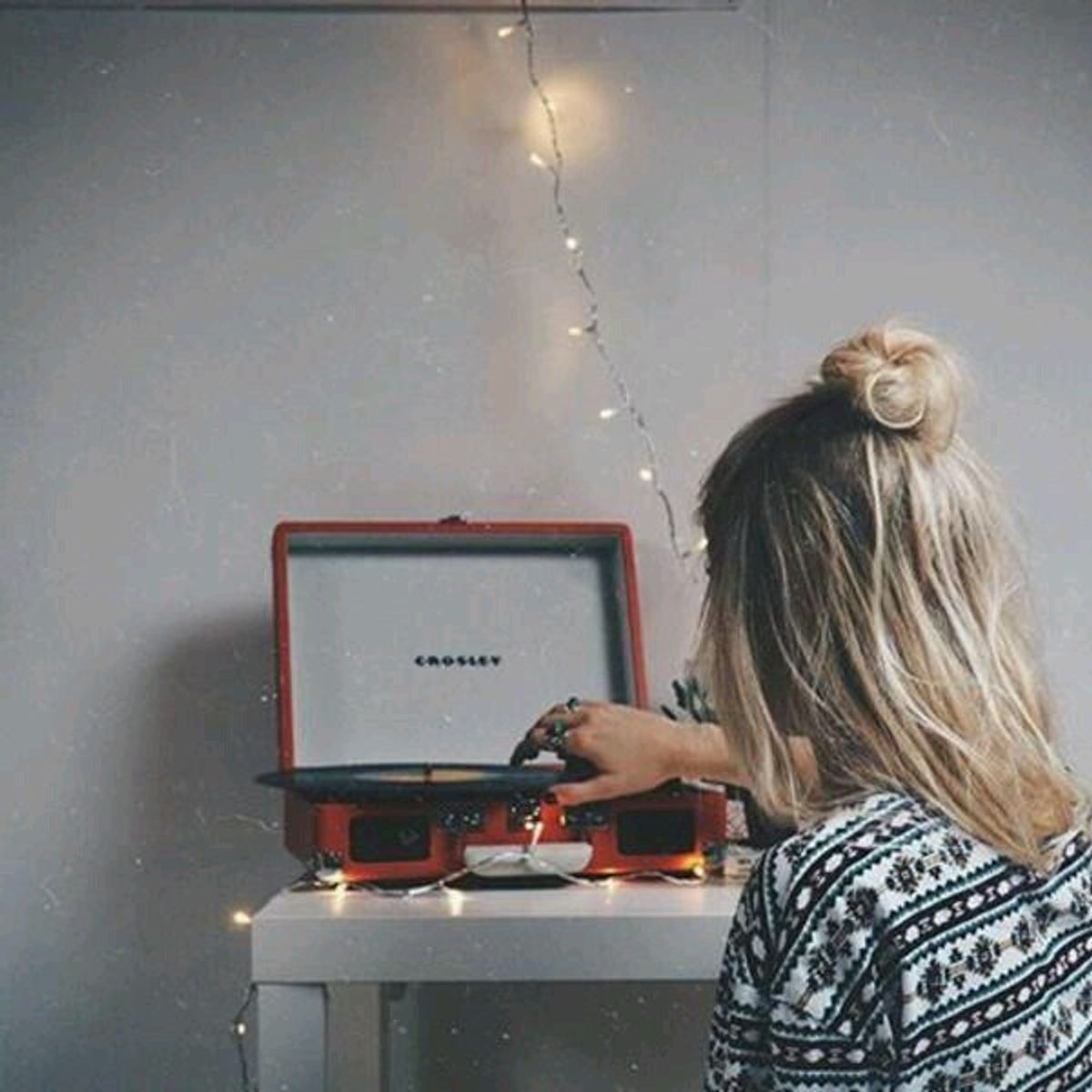 The Indie Fall Playlist To Keep You Cozy | The Odyssey Online