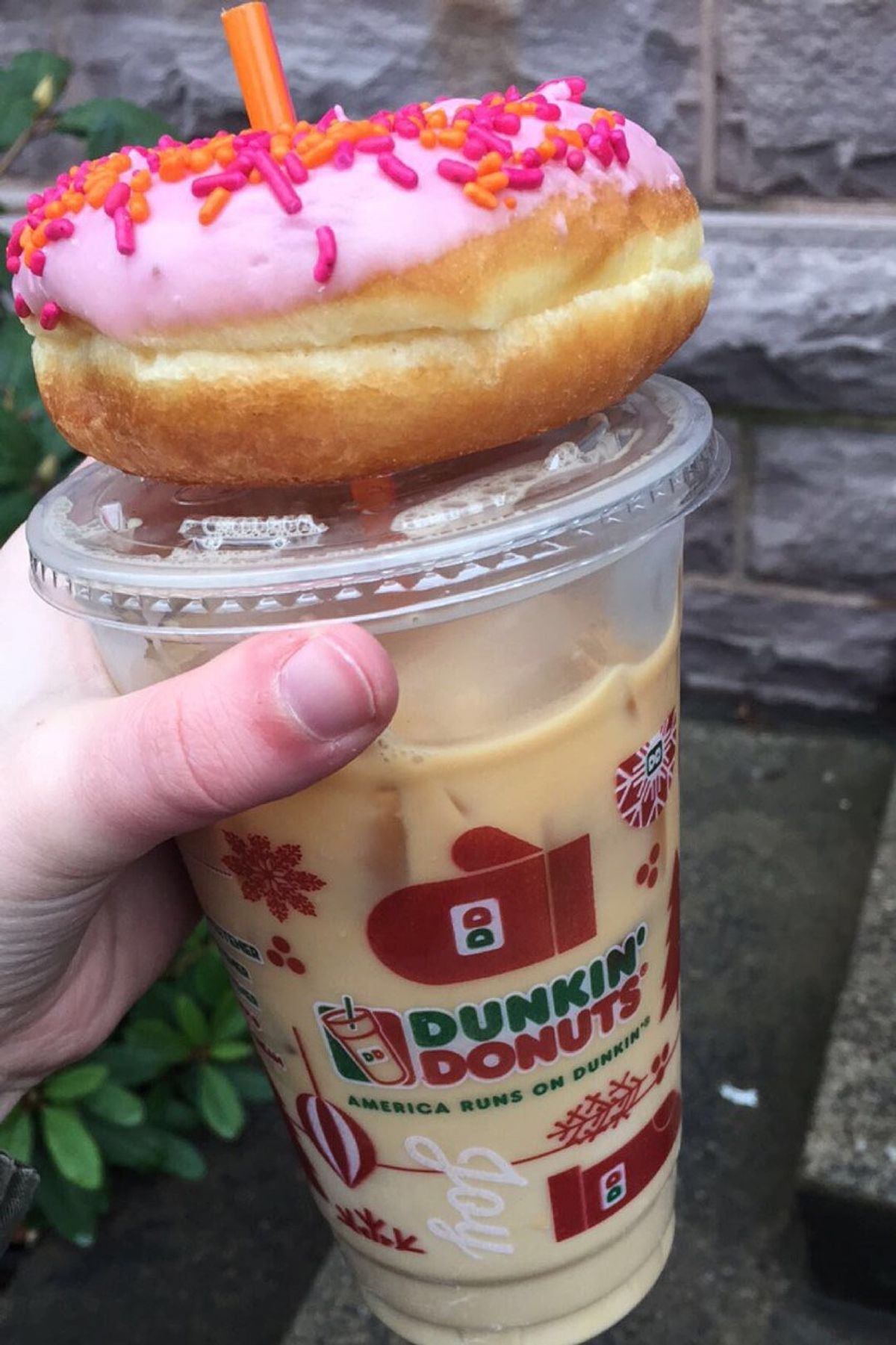 6 Signs That Prove You're A Dunkin Donuts Addict | The Odyssey Online