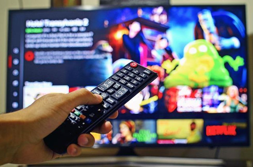 Watch your mobile video on TV with big screen | The Odyssey Online