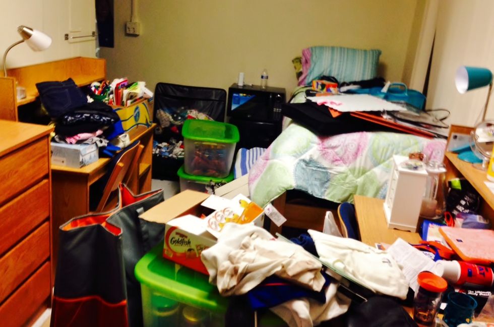 Top 10 Dorm Room Dilemmas | The Odyssey Online