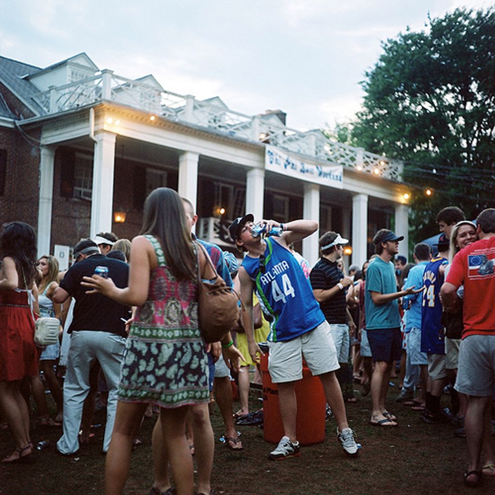 12 Rules for Surviving a Frat Party | The Odyssey Online