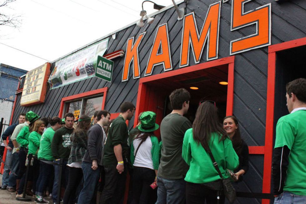 Battle of the UIUC Bars: Which is Best? | The Odyssey Online