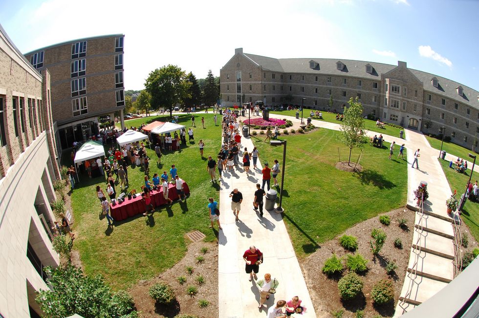 What It's Like To Go To A Small College | The Odyssey Online