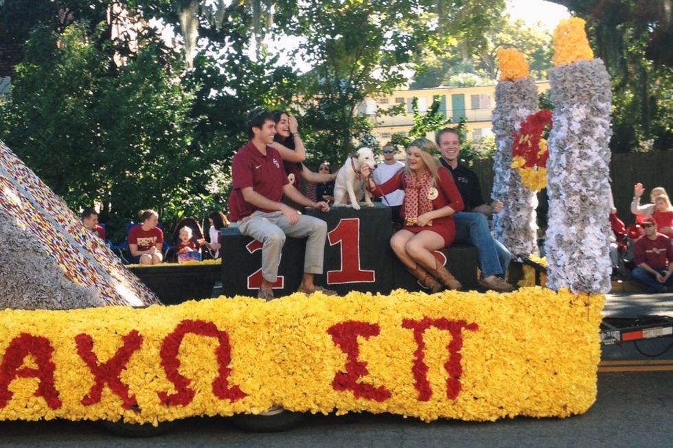 The Stages Of Building A Homecoming Float | The Odyssey Online
