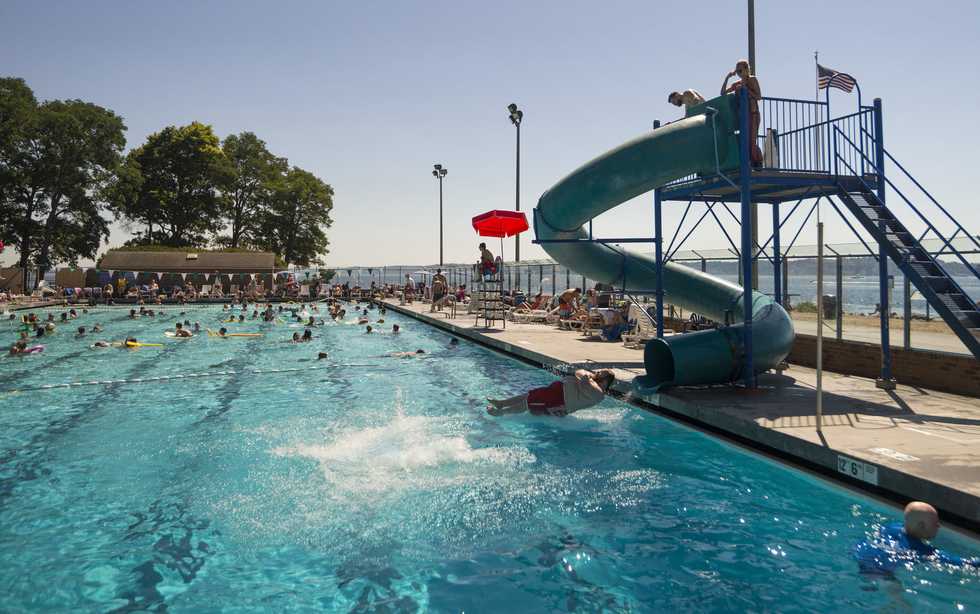 10 Struggles Every Outdoor Lifeguard Relates To On A Spiritual Level ...