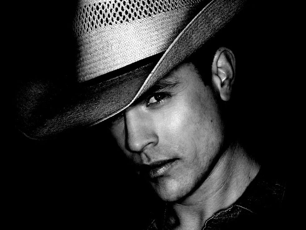 11 Reasons Dustin Lynch Is Simply Irresistible | The Odyssey Online