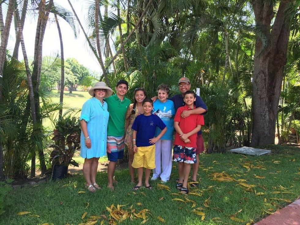 13 Signs You Grew Up In A Hispanic Household | The Odyssey Online