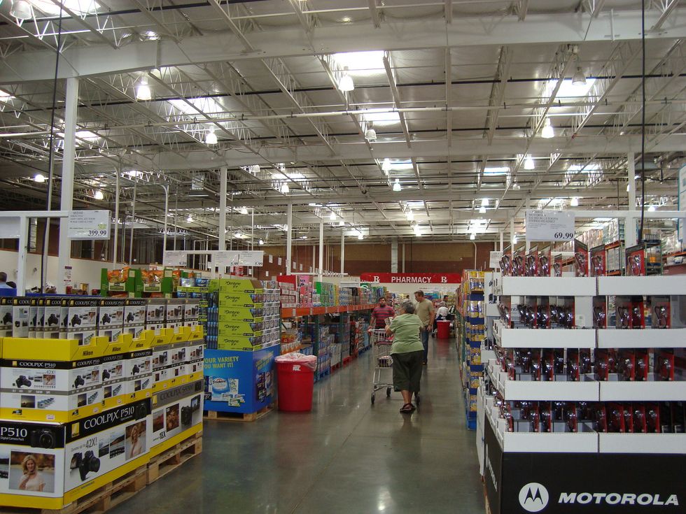6 Stages Of Going To Costco, GIFs Included | The Odyssey Online