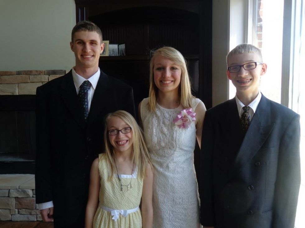 19 Signs You Grew Up With Two Or More Siblings | The Odyssey Online