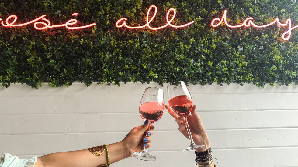 The Basic Betches Guide To Summertime Chi | The Odyssey Online