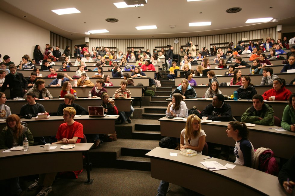 10 Things To Do During Lecture | The Odyssey Online