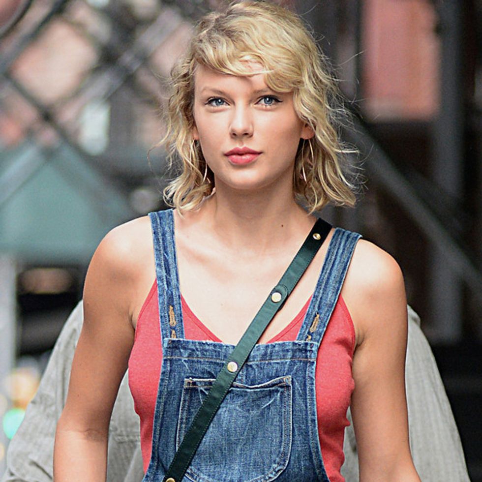 5 Celebrity Conspiracy Theories