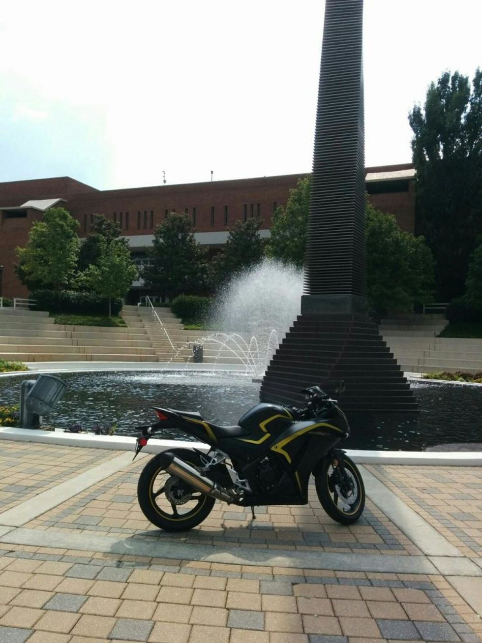 Why City Commuters And College Students Should Consider A Motorcycle ...