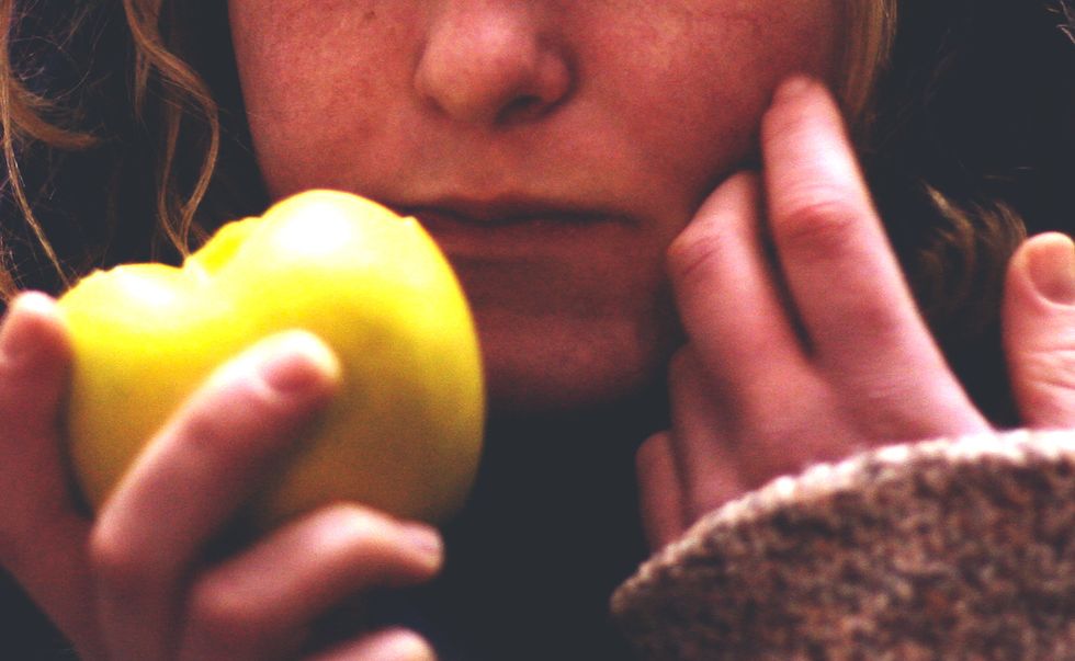 What The Go-To Snack You Chew LOUDLY In Lecture Says About Your ...