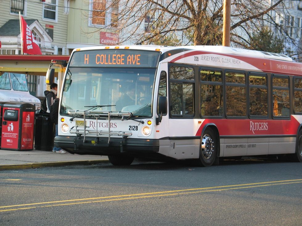 16 Ways To Actually Survive The Rutgers Bus System | The Odyssey Online