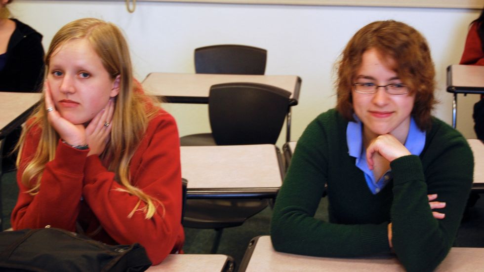 25 Inexcusably Obnoxious Things People ALWAYS Do In School | The ...