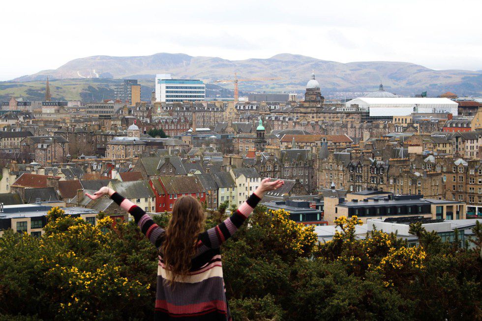 8 Reasons Why Everyone Should Visit Edinburgh, Scotland | The Odyssey ...