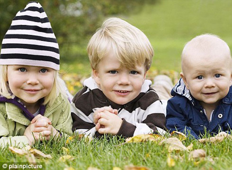 12 Perks of Being the Middle Child | The Odyssey Online