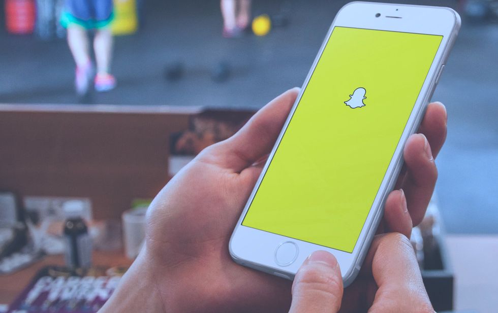 10 Snapchats Every College Girl Sends In The Summer | The Odyssey Online