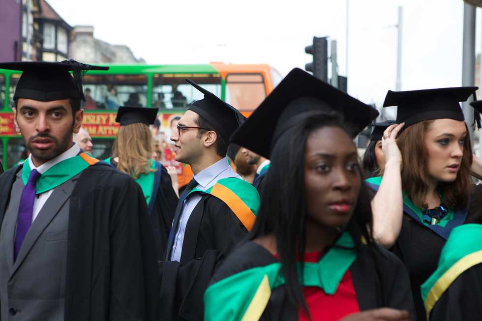 11 Symptoms Of A Senioritis Diagnosis | The Odyssey Online