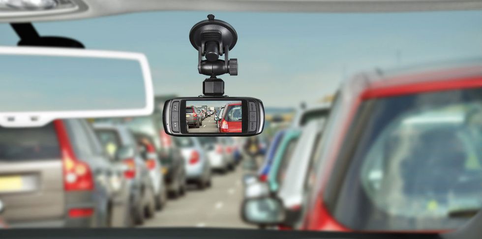 7 Advantages Of Having A Dashboard Cam In Your Car | The Odyssey Online