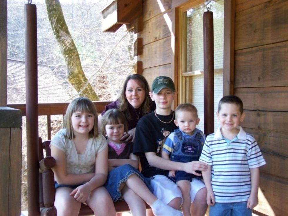 What It's Like Growing Up With A Lot Of Siblings | The Odyssey Online