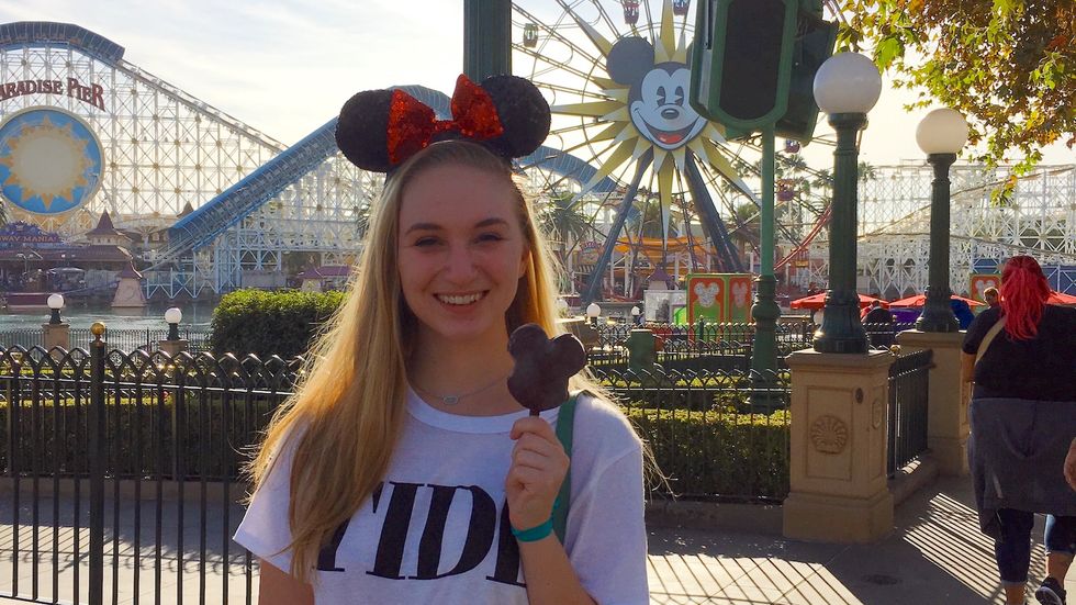 22 Thoughts From The Last Person On Earth To Visit The Happiest Place ...