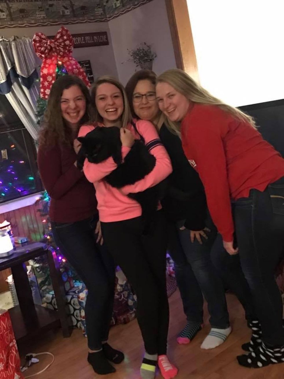 7 Must-Dos With Your Besties, While You Have Them Around | The Odyssey ...