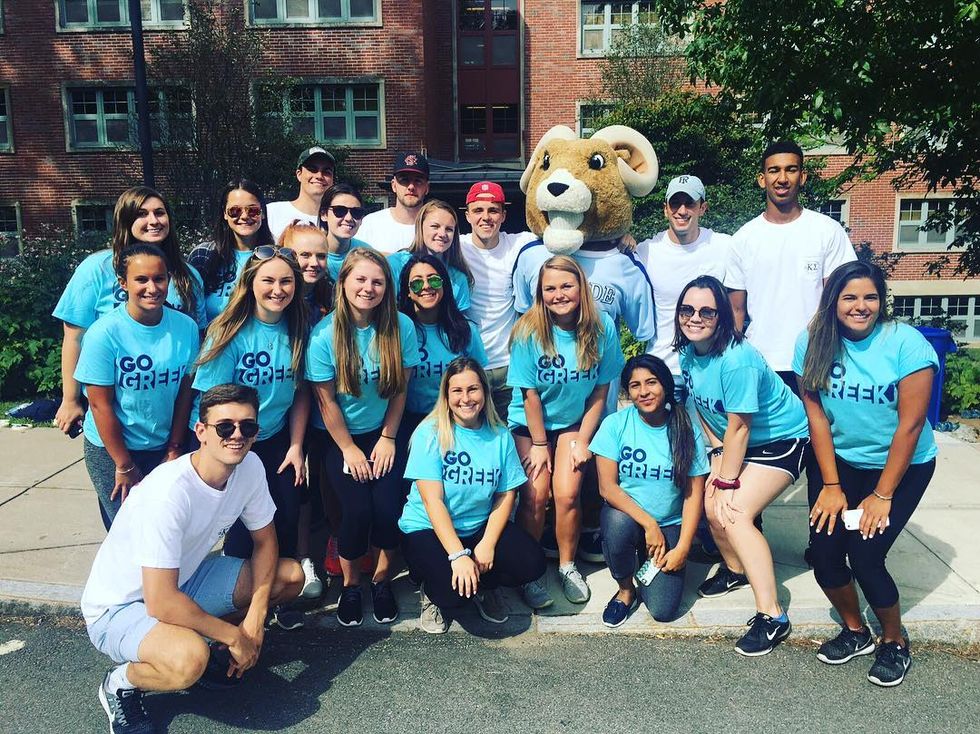4 Indisputable Reasons Why College Students Should Rush Greek Life ...