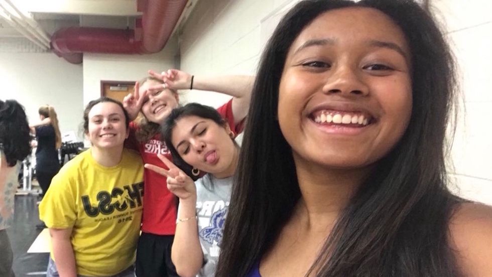 The 6 Stages Of Doing Zumba With Your Friends, Told By The Cast Of ...