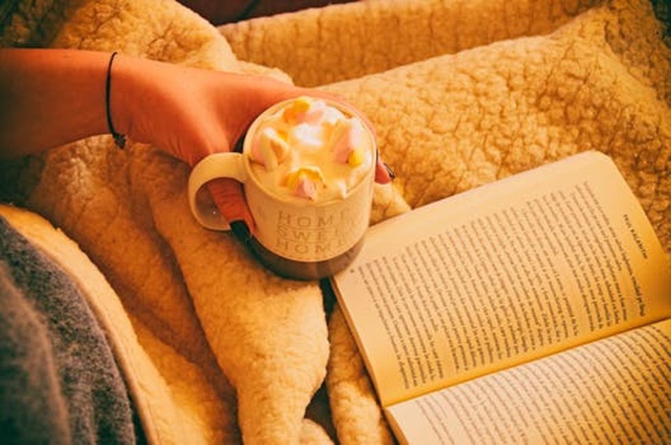 11 Books To Curl Up By The Fire And Read This Fall | The Odyssey Online