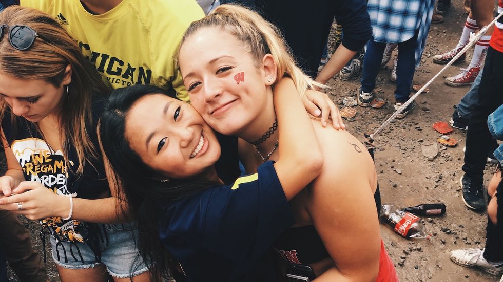 35 Texts You Send To Your Best Friend From Home | The Odyssey Online