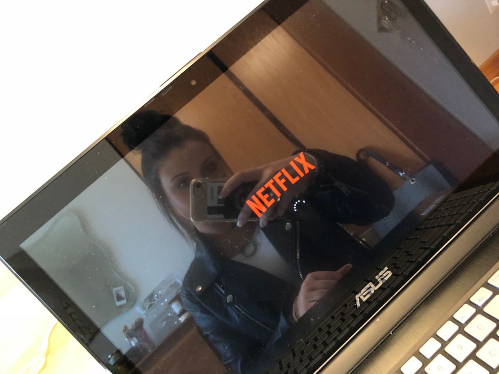 The Four Stages Of Your Netflix Binge