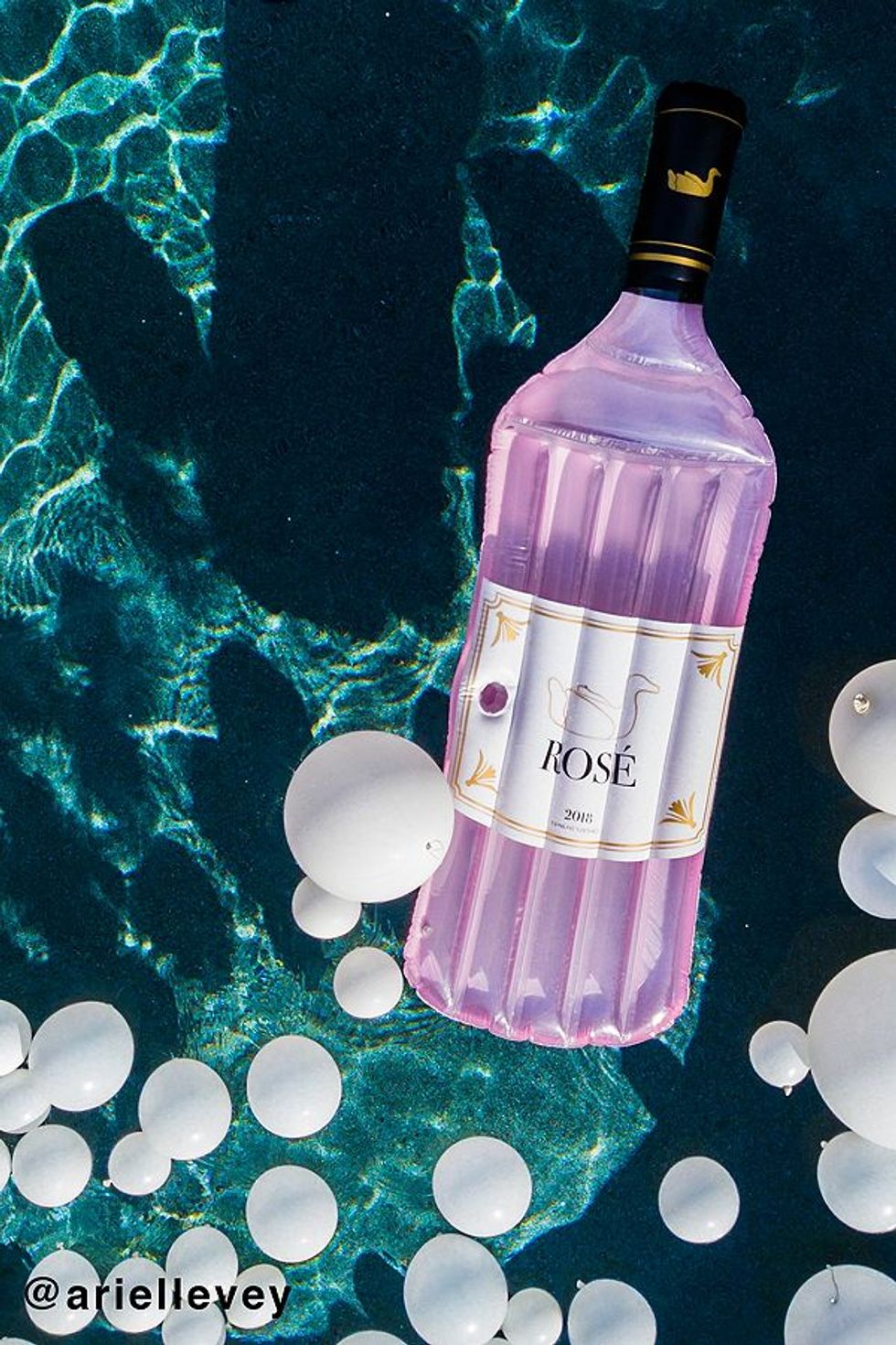 11 Pool Floats College Girls Need To 100% Blow Up Their Instagram ...