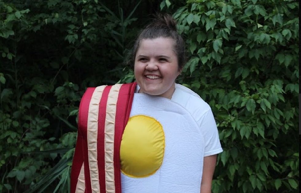 I'm The Kind Of Person Who Is Awkward Around People | The Odyssey Online