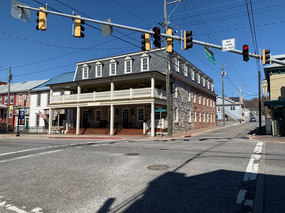 Why Small Towns Are Boring | The Odyssey Online