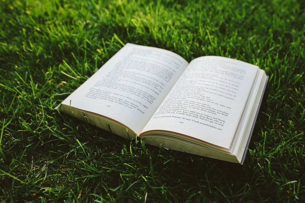 7 Ways Reading A Book Every Two Weeks is Life Changing | The Odyssey Online