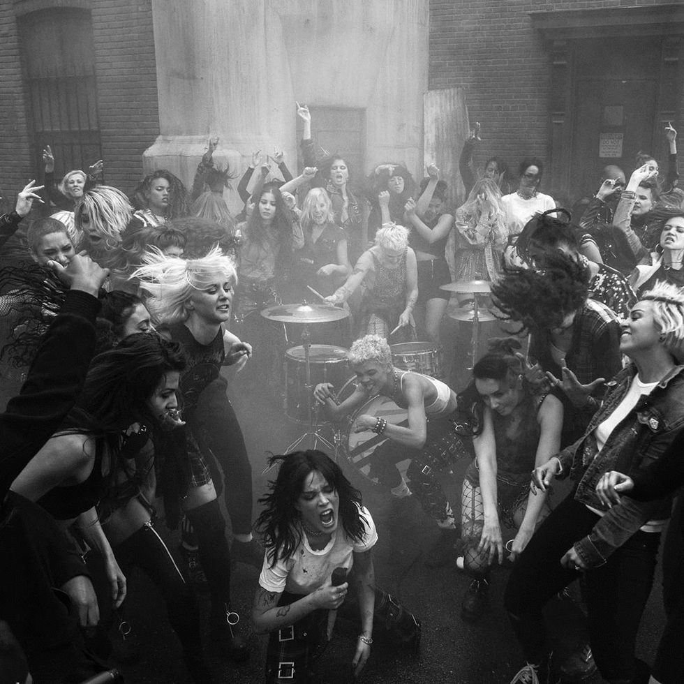 Halsey's "Nightmare" Is A Powerful Anthem for Female Empowerment That ...