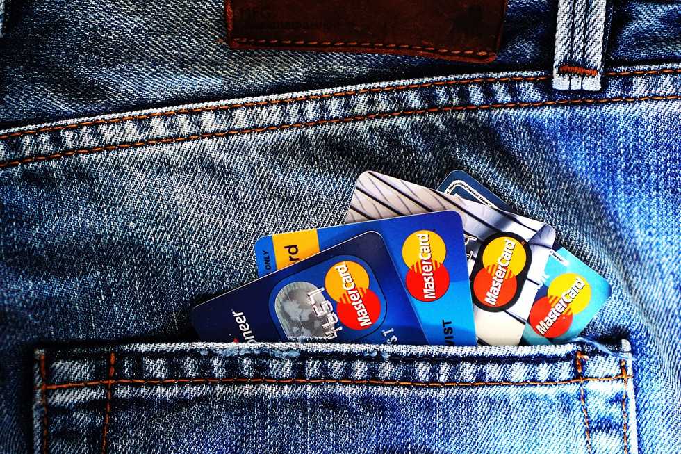 Credit Cards Aren't That Scary, They Actually Make Your Life Easier ...