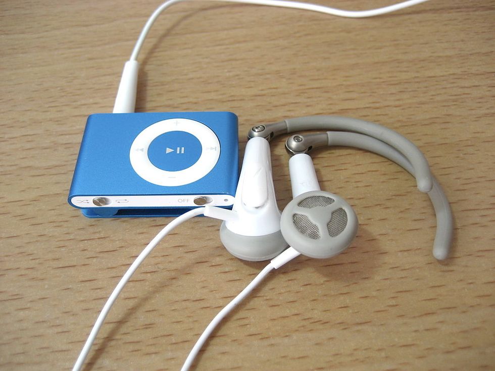 25 Songs That Were On Your iPod As A Middle Schooler In 2012 | The ...