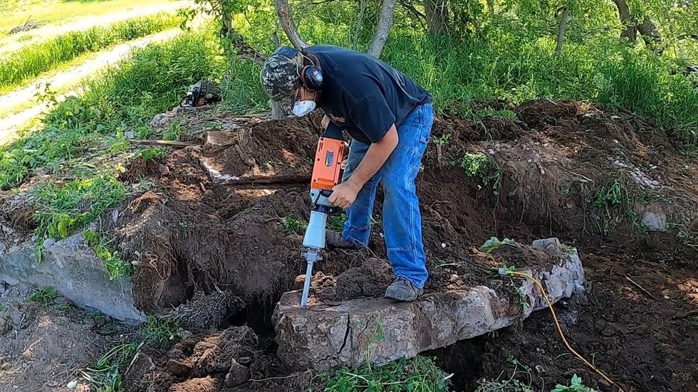 Mophorn 2200W Electric Demolition Hammer: Some Things to Know | The ...