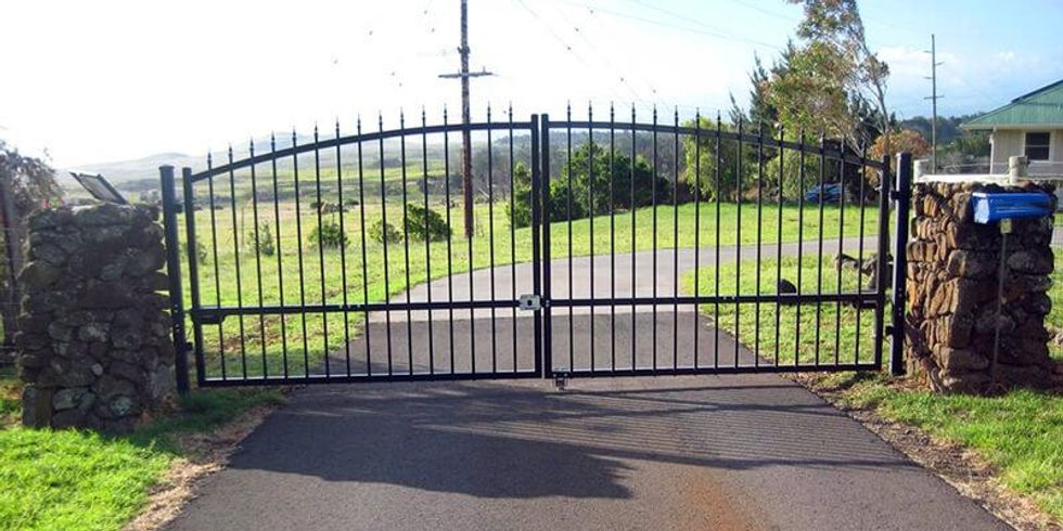 Star Gate & Fence: Swing Driveway Gates – Let's Build You the Best For ...