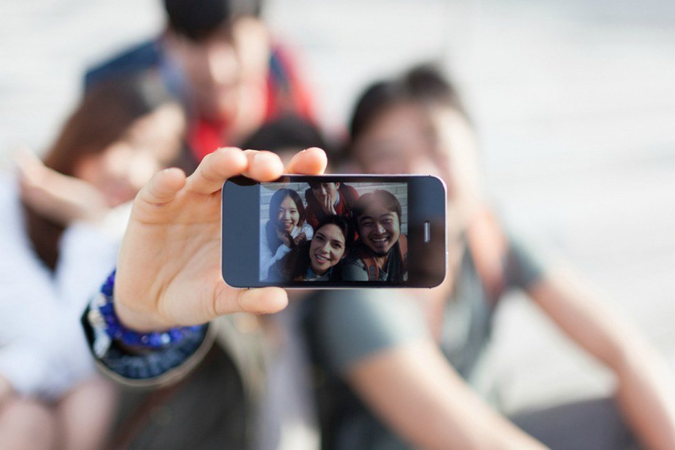 Social Media and Our Generation's Addiction to It | The Odyssey Online