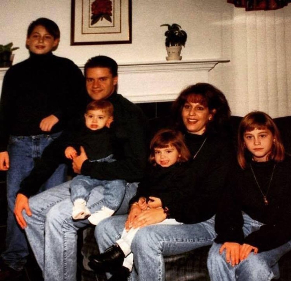 6 Struggles of Long Distance Sibling Relationships | The Odyssey Online