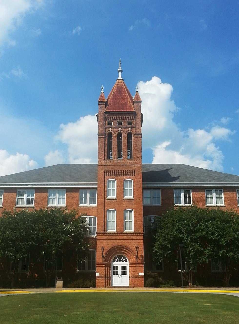 6 Reasons Lander University Will Forever Have My Heart | The Odyssey Online